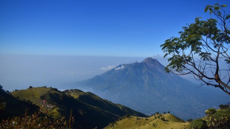 6 Letusan Gunung Berapi Terdahsyat Di Indonesia, Dari Toba Hingga Kelud ...
